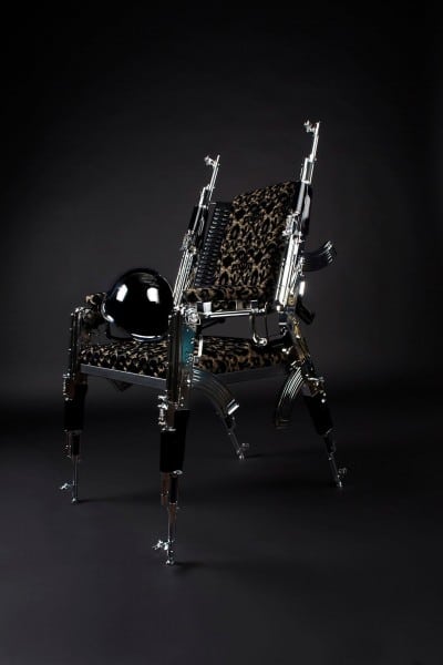 Der AK47 Chair No. 1 von Rainer Weber - richtigteuer.de
